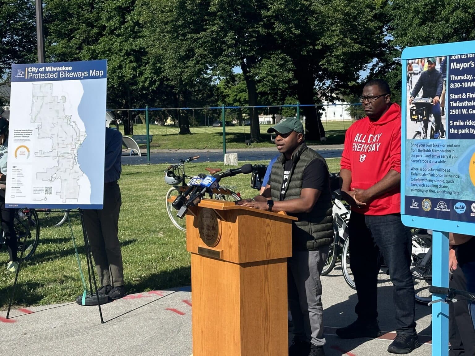 Urban Bikeway Design Guide: What Leadership Looks Like - NACTO