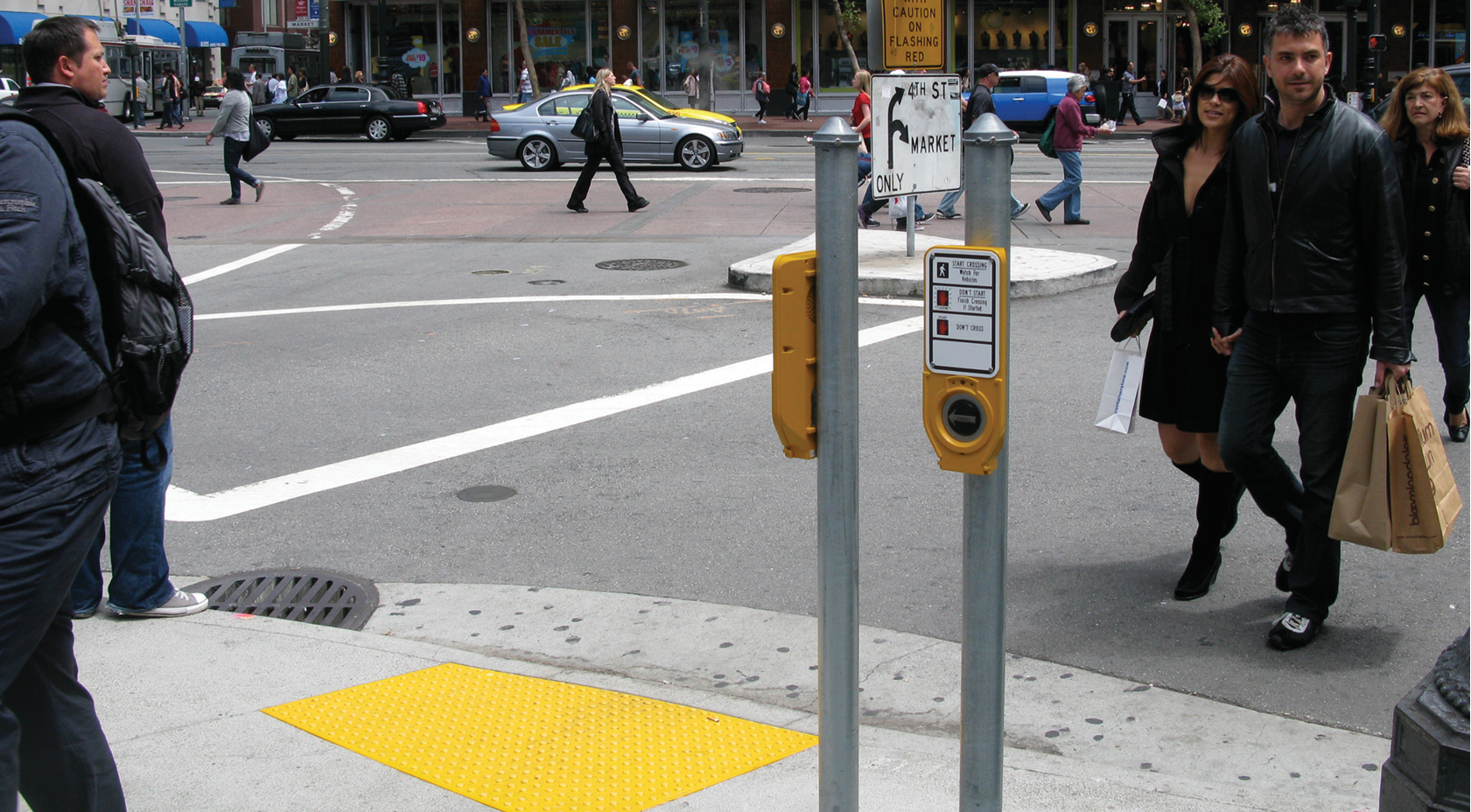 Fixed vs. Actuated Signalization - NACTO
